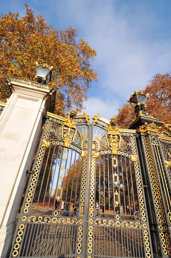 Porte d'or photo éditorial. Image du james, diane, fermé - 22235671