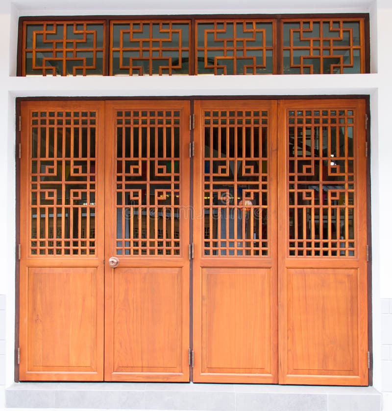 Porte En Bois Traditionnelle Chinoise Photo stock - Image du construit ...