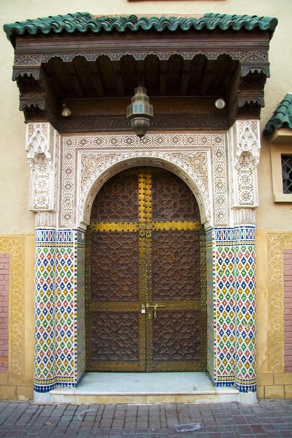 Porte marocaine type photo stock. Image du amarre, maroc - 17785358