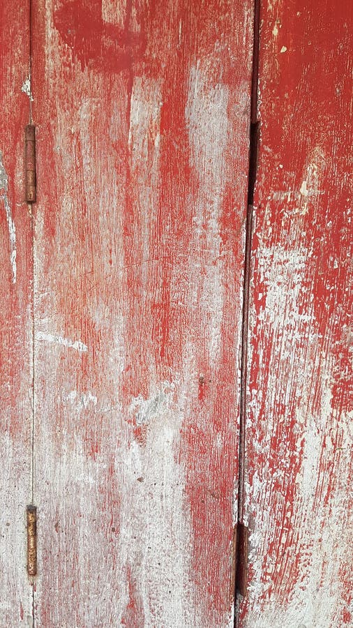 Portello di legno rosso immagine stock. Immagine di portello - 78091237