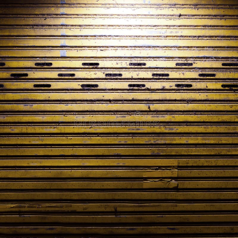 Structure en acier jaune photo stock. Image du faisceau - 223984492