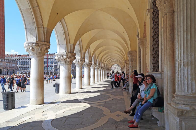 Portico with the Arcade of the Palace of Doges, Venice Editorial Stock ...