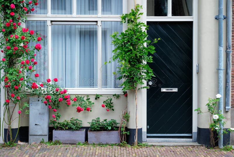 Deur En Raam Van Een Oud Huis in Nederland Stock Foto - Image of deuren ... Deur En Raam Van Een Oud Huis in Nederland Stock Foto - Image of deuren ...