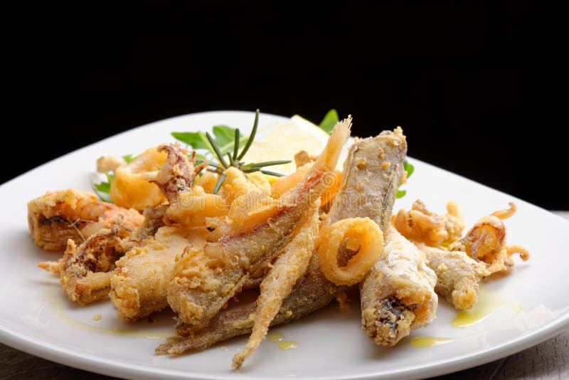 Mixed Deep-fried Fish, Shrimp and Squid Platter Stock Image - Image of ...