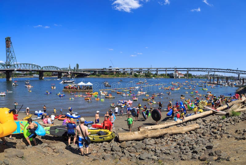 Portland Floatopia editorial photo. Image of oregon - 384600326