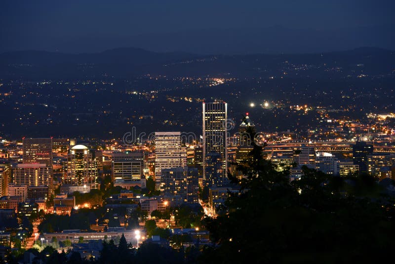 Portland Panorama at Night stock image. Image of metro - 28948079