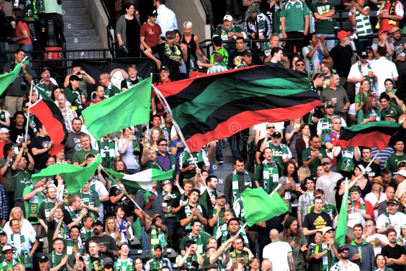 Portland Timbers fans editorial stock image. Image of field - 20403689