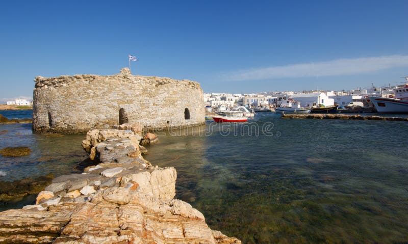 Porto de Naoussa imagem de stock. Imagem de castelo, casas - 1484197