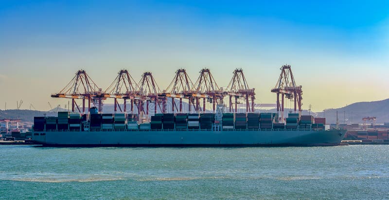 Porto De Qingdao Do Terminal De Recipiente, China Imagem de Stock ...