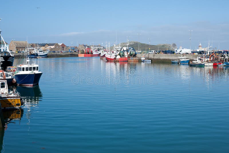 Passeggiata E Faro Del Pilastro Al Tramonto Howth Dublino L'irlanda ...