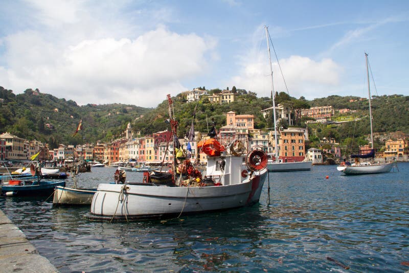 Portofino Italia imagen de archivo. Imagen de turismo - 90873189