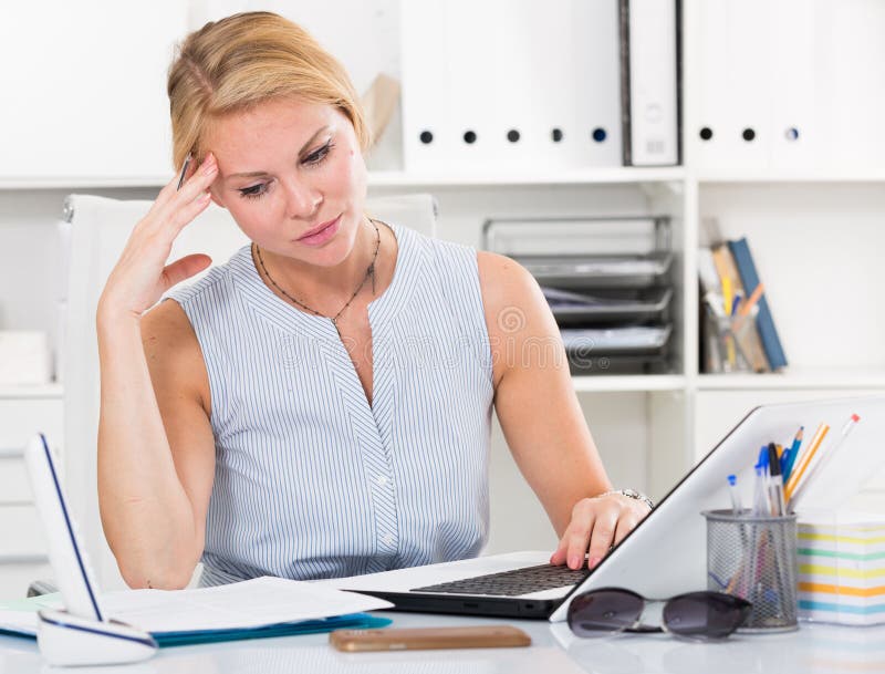 Problems at Workplace: Boss Critic His Employee because of His B Stock ...