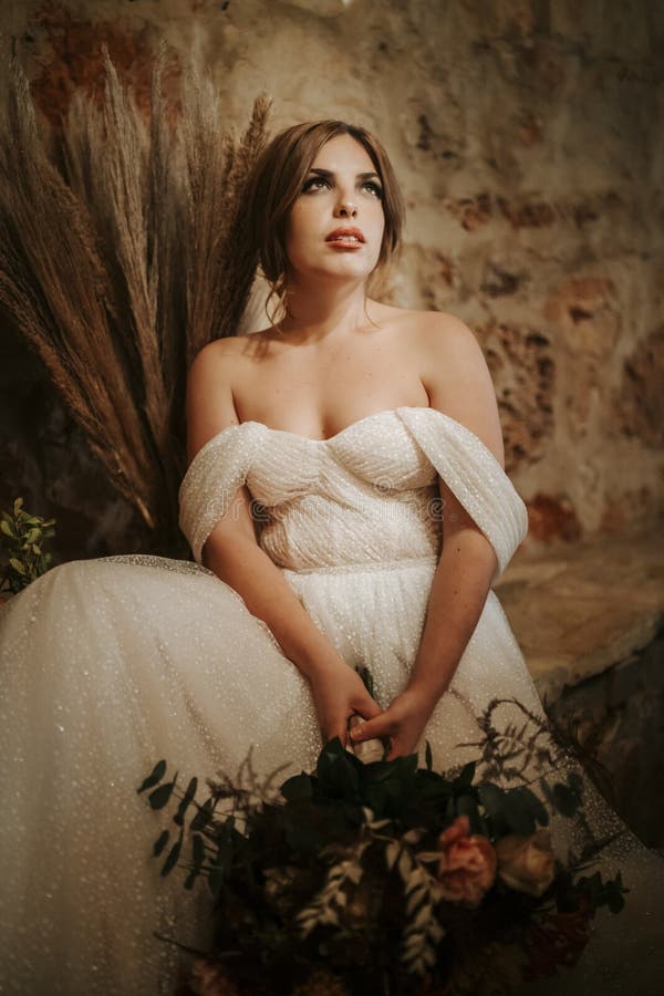 Portrait of Beautiful Bride with Bouquet in Rustic Settings Stock Photo - Image of bridal ...