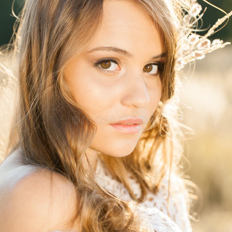 982 Beautiful Lady Model Field Sunrise Stock Photos - Free & Royalty ...