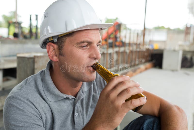 Construction Mason Worker Drinking Beer Work Break Stock Photos - Free ...