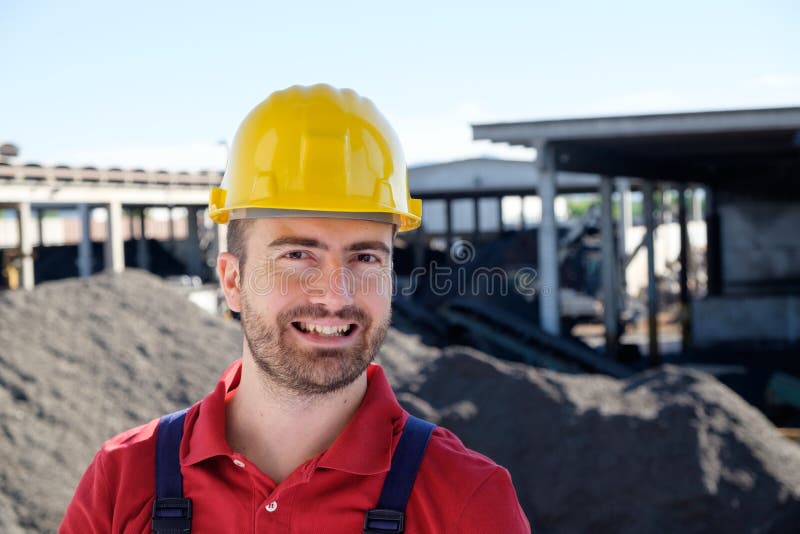 Portrait D'ouvrier Sur Le Chantier Photo stock - Image du papiers ...