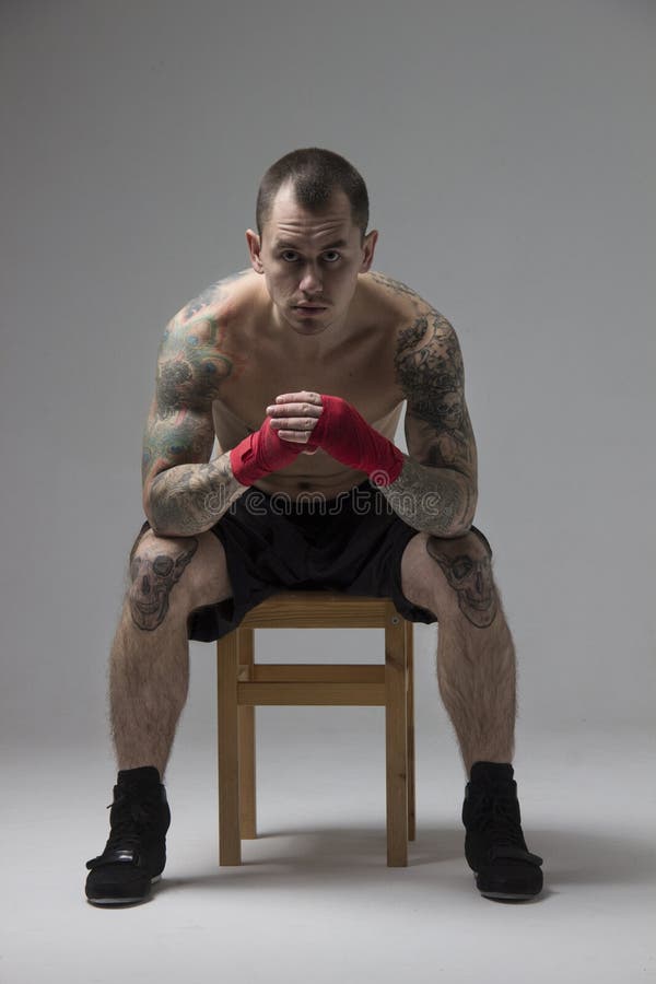 Techniques De Attaque De Formation Masculine De Boxeur Photo stock ...