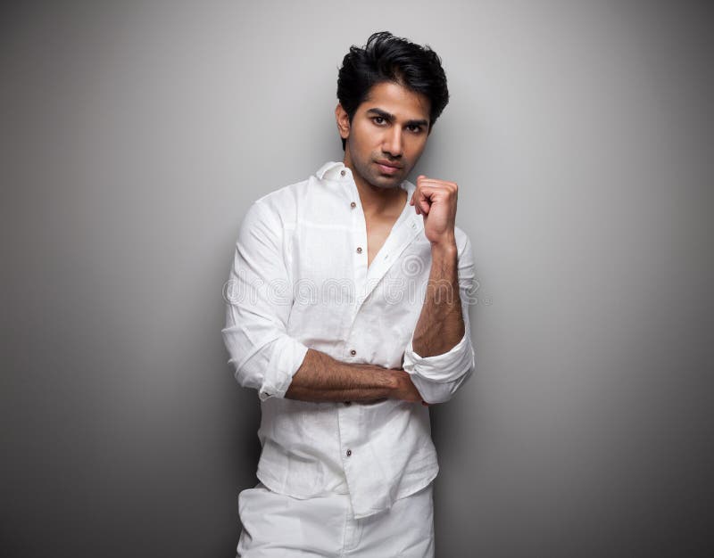 Portrait d'un homme indien photo stock. Image du occasionnel - 32363506