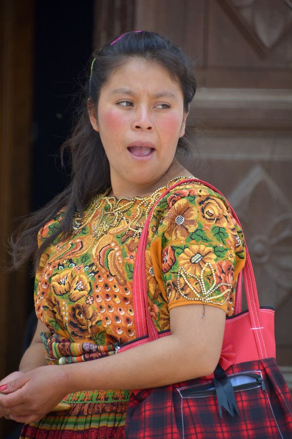 Portrait D'un Peuple Maya à La Sortie De L'église. Image éditorial ...