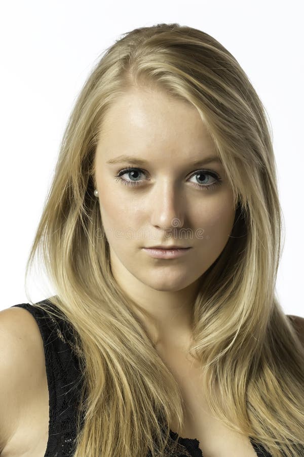 Portrait Dune Fille Blonde Avec Des Yeux Bleus Image Stock Image Du