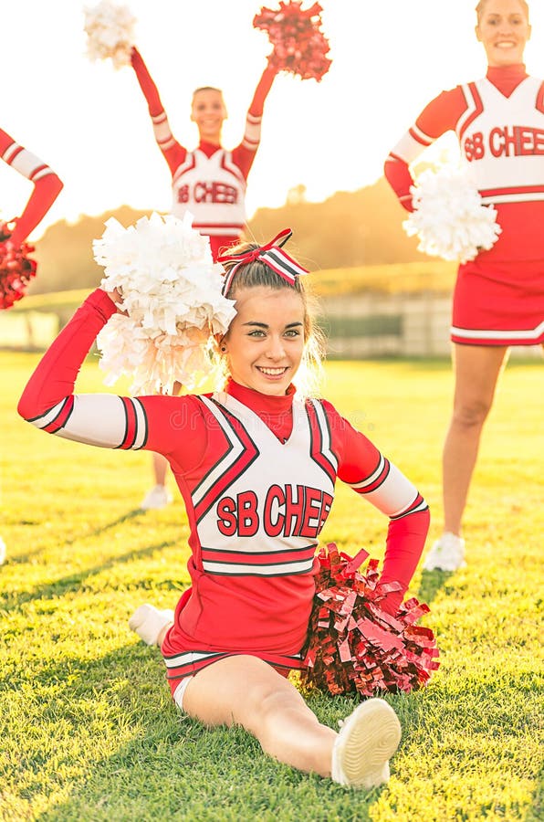 Majorettes Heureuses Pendant L'exposition Photo stock - Image du ...