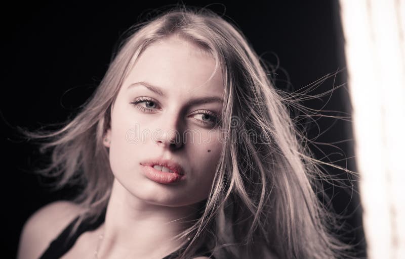 Belle fille sensible photo stock. Image du normal, beauté - 29705072