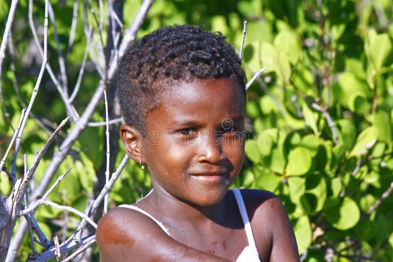 Portrait De Fille Malgache Heureuse Photo stock - Image du nature ...