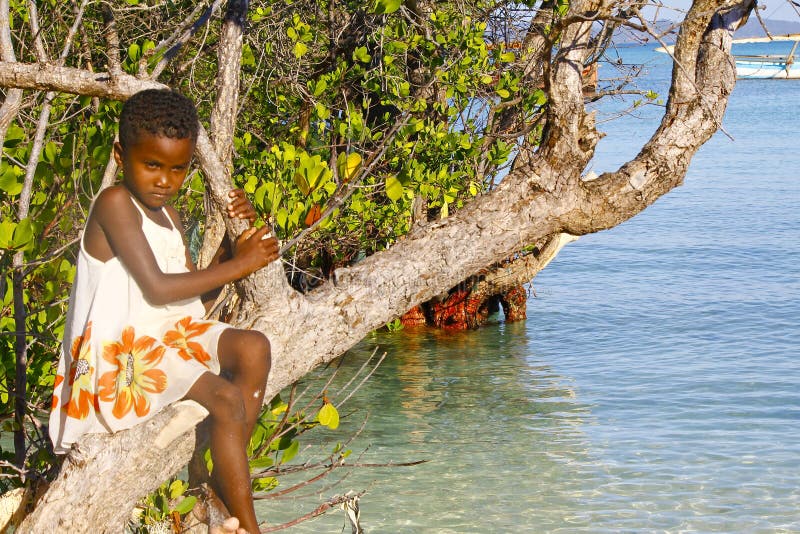Portrait De Fille Malgache Heureuse Image stock - Image du nature ...