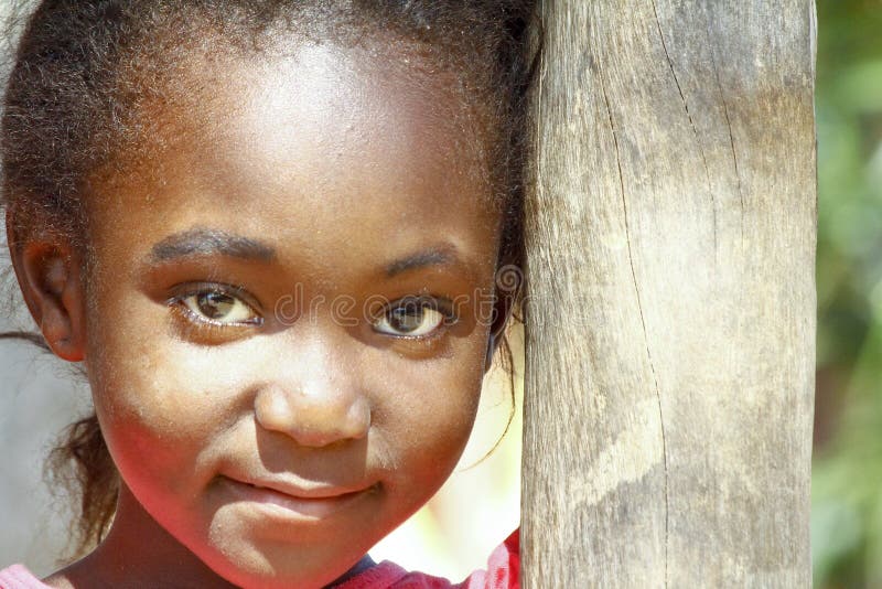 Portrait De Fille Malgache Mignonne Photo stock - Image du noir ...