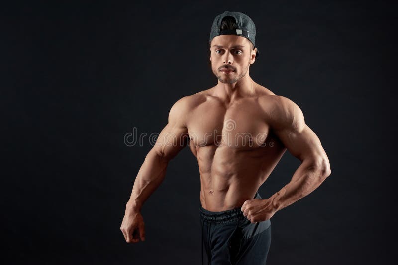 Portrait De Poser Le Bodybuilder Photo stock - Image du pouvoir, type ...