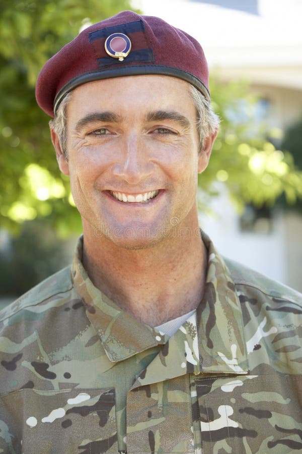 Portrait De Soldat Wearing Uniform Photo stock - Image du liberté ...
