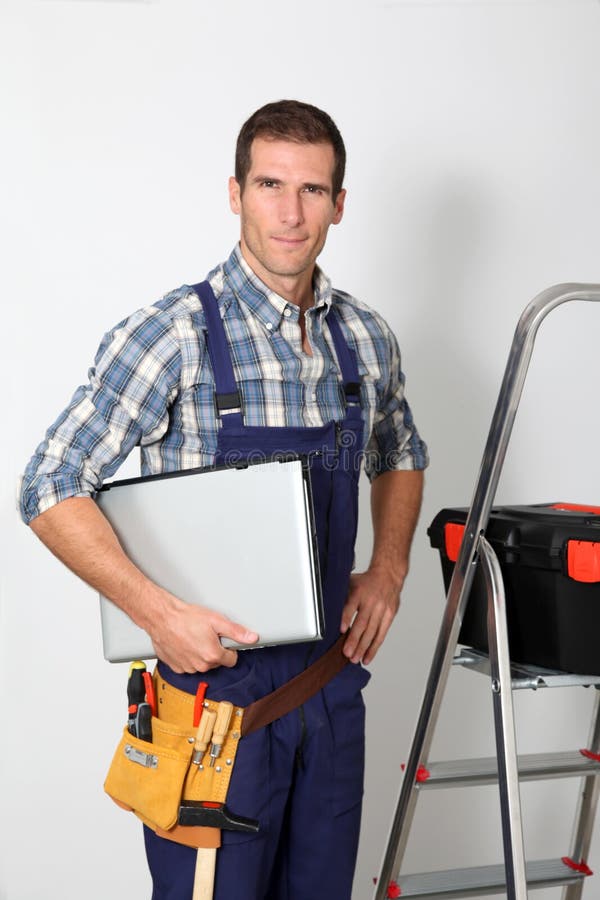 Handwerker Mit Einer Positiven Haltung Stockfoto - Bild von klempner ...