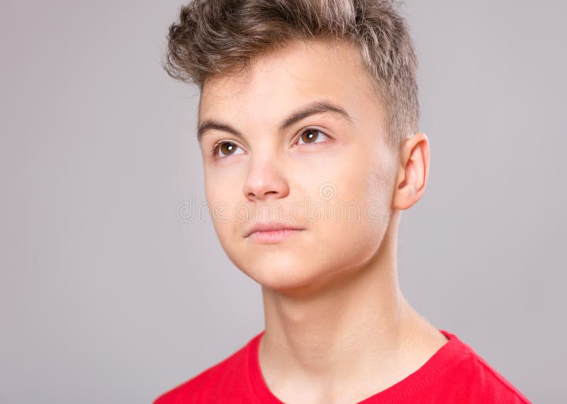 Portrait Des Jugendlich Jungen Stockfoto - Bild von kaukasisch ...