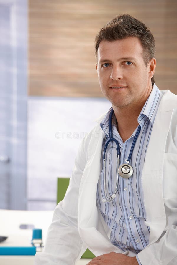 Portrait of doctor stock photo. Image of camera, confidence - 21771962