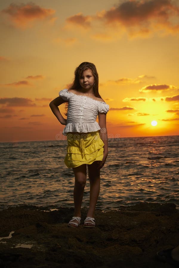Portrait of the Girl at Sunset Stock Image - Image of smile, tide: 27041317