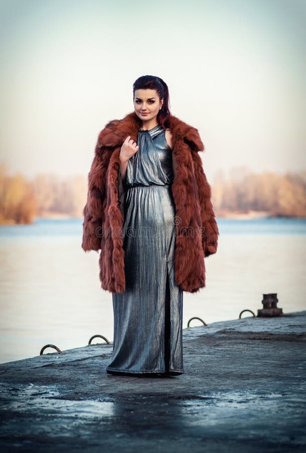 Portrait of the Glamorous Brunette Lady in Expensive Fur Coat Watching ...