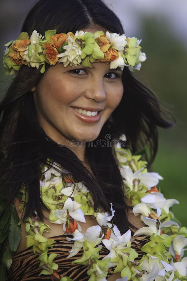 Portrait of a Hawaiian Hula Dancer Stock Photo - Image of dance, haku ...