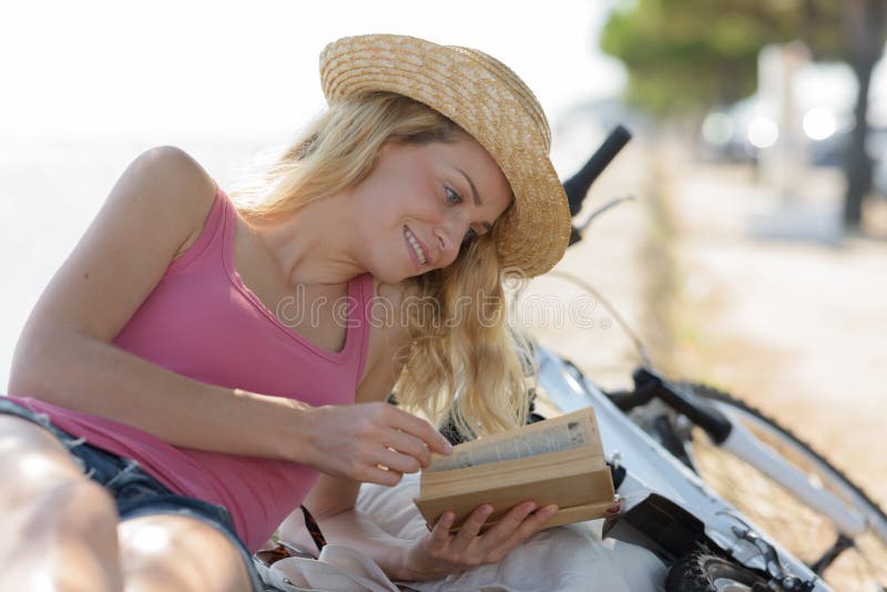 Portrait Lady Reading Outdoors Stock Photo - Image of foliage, summer ...