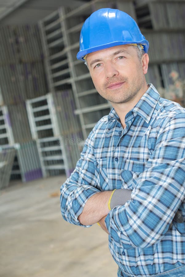 Portrait man in hardhat stock image. Image of hardhat - 89548717