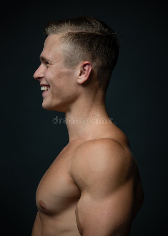 Portrait of bodybuilder stock photo. Image of bodybuilder - 192133816