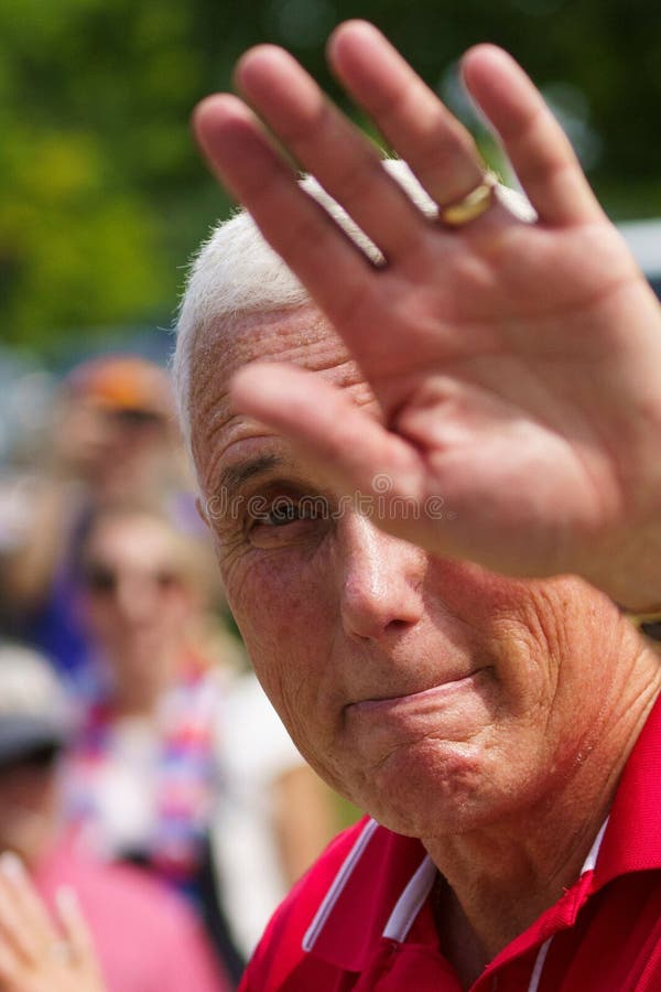 Portrait of an Old Man Waving To the Crowd Editorial Photography ...