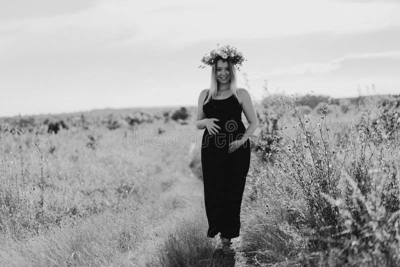 Portrait Of A Pregnant Woman A Beautiful Young Pregnant Woman In A