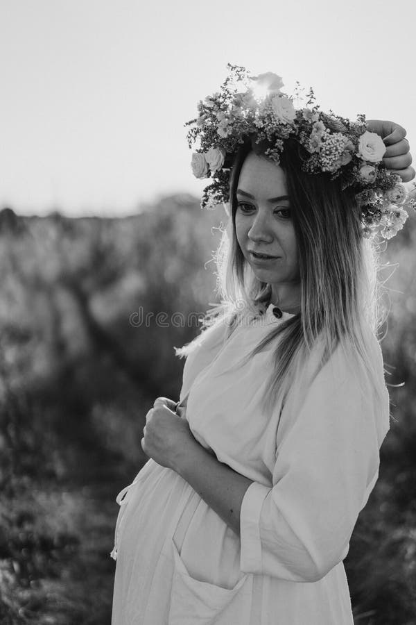 Portrait Of A Pregnant Woman A Beautiful Young Pregnant Woman In A