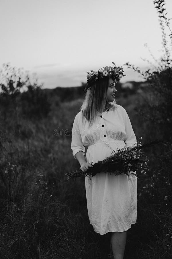 Portrait Of A Pregnant Woman A Beautiful Young Pregnant Woman In A