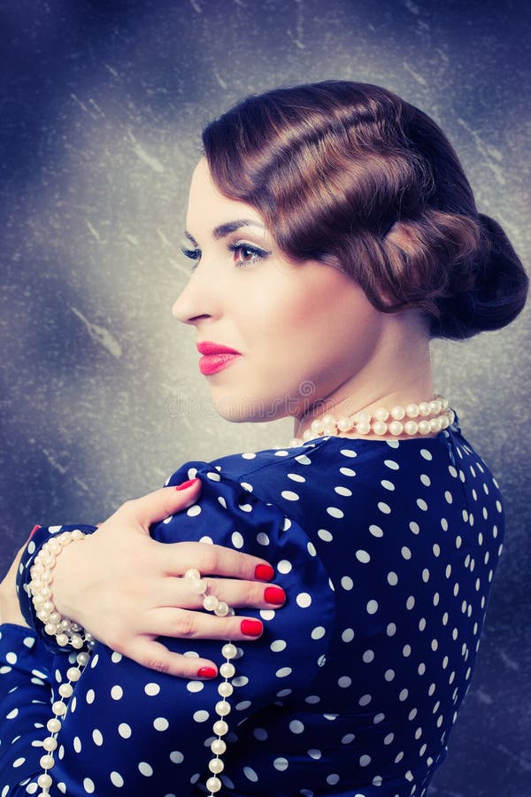 Portrait of retro woman stock image. Image of style, pearl - 38368753