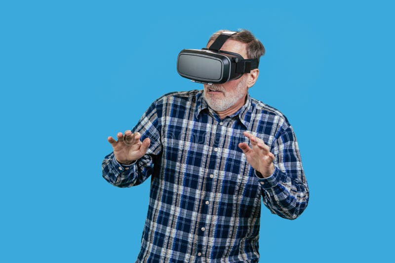 Portrait Of Scared Senior Man In Vr Headset Stock Image Image Of Device Portrait 327123711