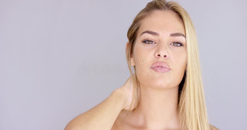 Portrait Sexy Et Séduisant De Fille Blonde Banque De Vidéos Vidéo Du