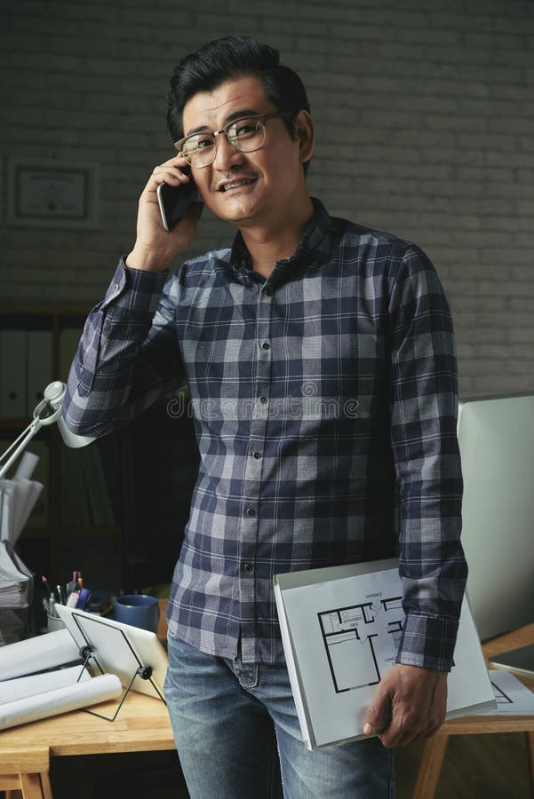 Engineer calling on phone stock photo. Image of industry - 118508618