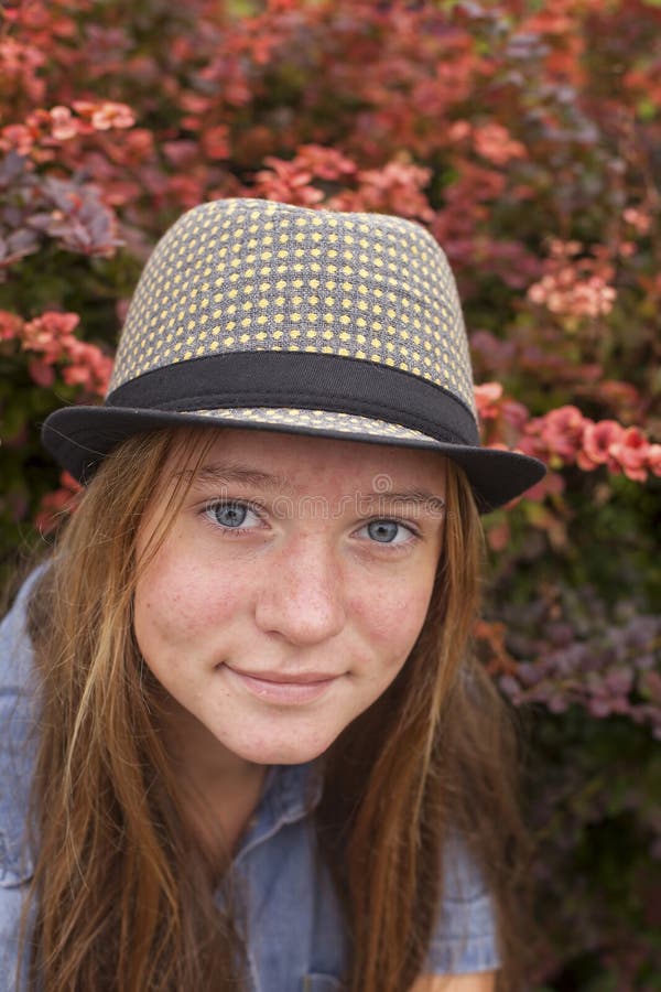 Portrait of a Young Pretty Girl in Hat in the Fall Outdoors. Nature ...