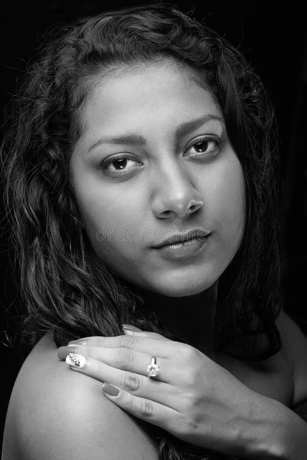 Seksowna Latynoska Dziewczyna Zdjęcie Stock - Obraz złożonej z twarz ...